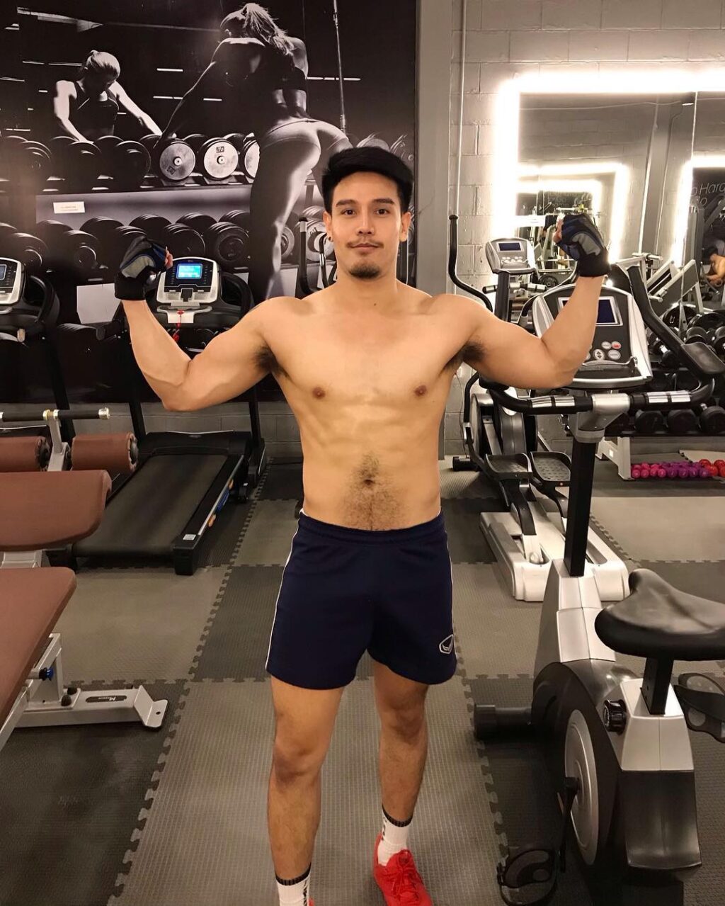 เจฟ อัศวิน หนุ่มหล่อสุดเข้ม ผลงานกร้าวใจน้ำลายไหล สาวติดตรึม