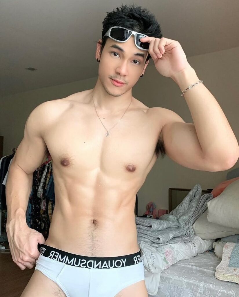 มาร์ค mz.mkz นายแบบหนุ่มกล้ามแน่น มาพร้อมผลงาน18+เต็มระบบ