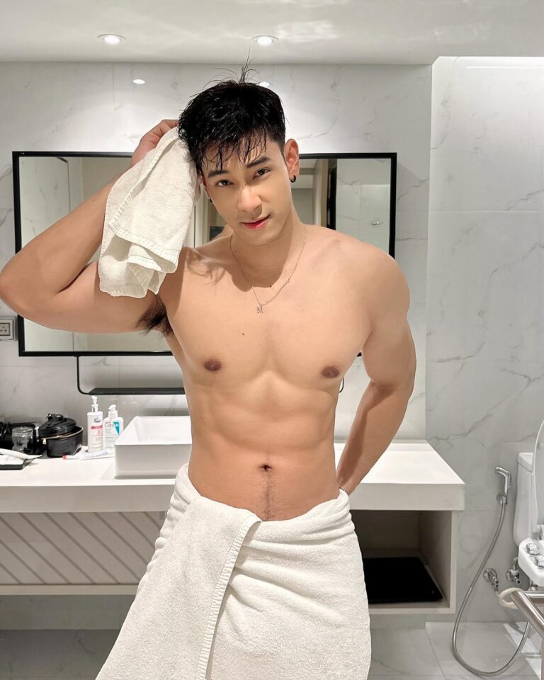 มาร์ค mz.mkz นายแบบหนุ่มกล้ามแน่น มาพร้อมผลงาน18+เต็มระบบ