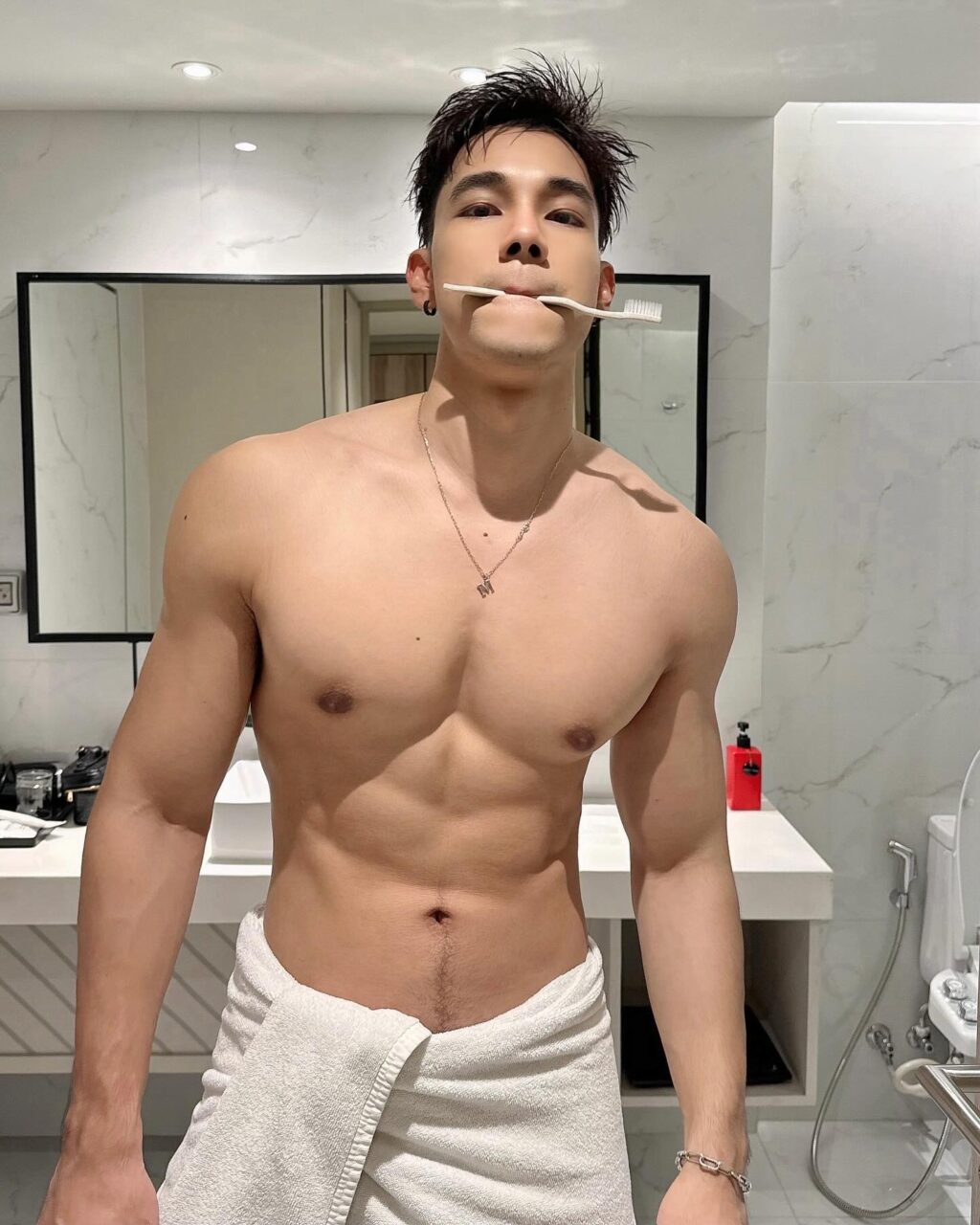 มาร์ค mz.mkz นายแบบหนุ่มกล้ามแน่น มาพร้อมผลงาน18+เต็มระบบ