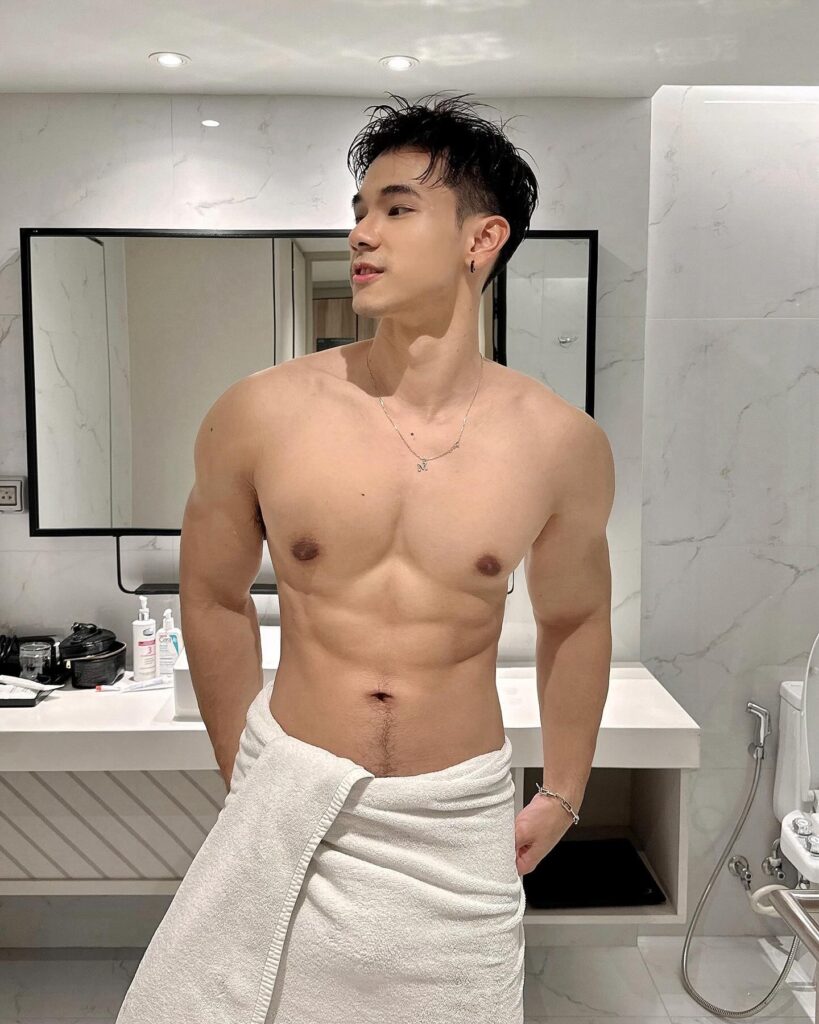 มาร์ค mz.mkz นายแบบหนุ่มกล้ามแน่น มาพร้อมผลงาน18+เต็มระบบ